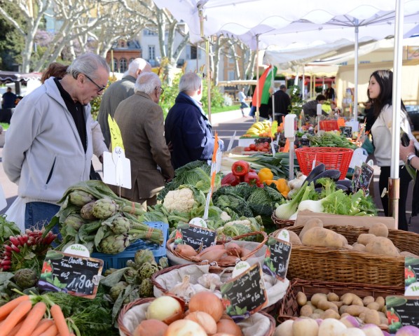 PHOTOS. Le premier marché sur le Cours est un succès à Grasse - Nice-Matin